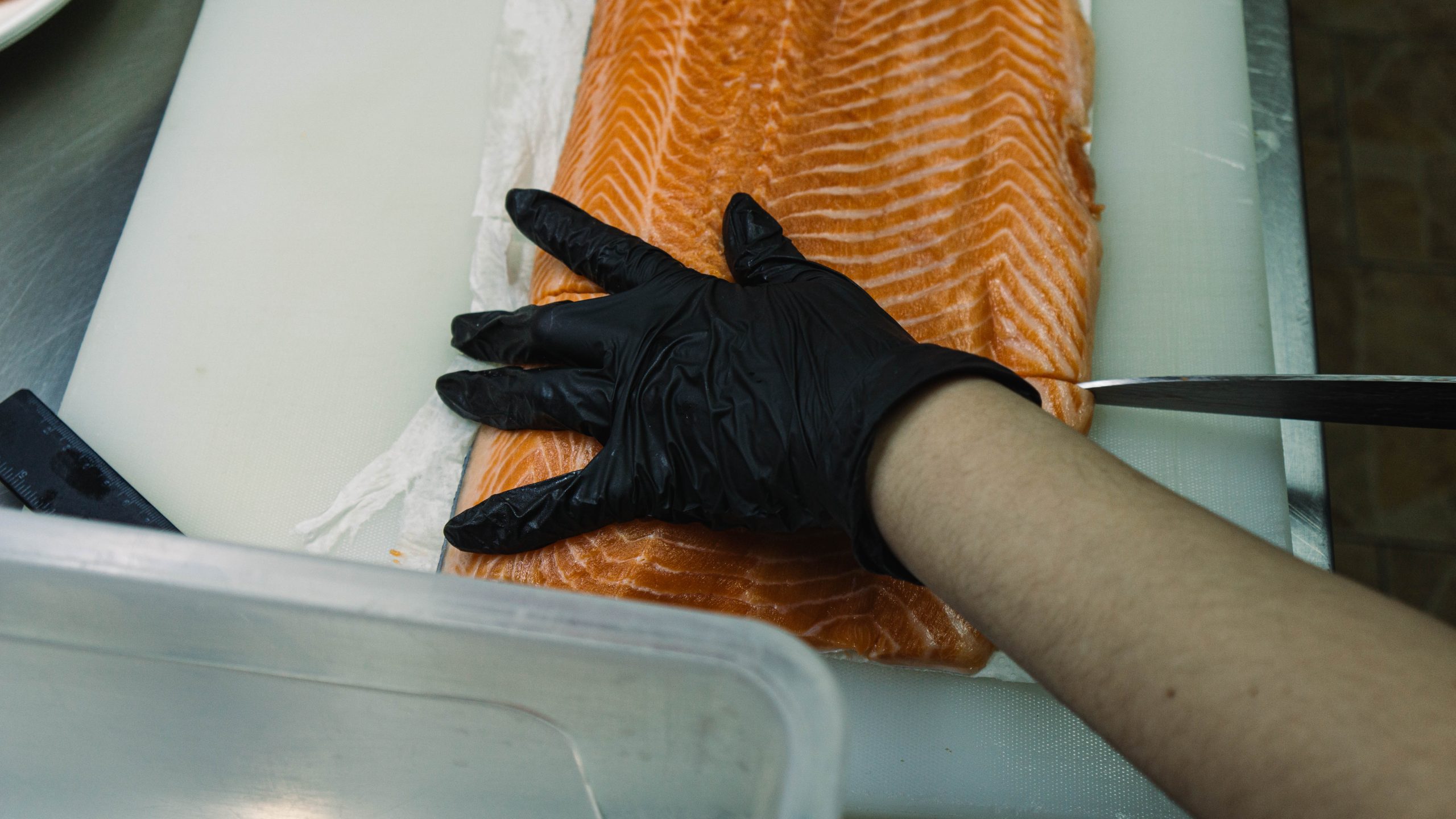 How to Use Disposable Gloves the Right Way: Best Practices for Food ...